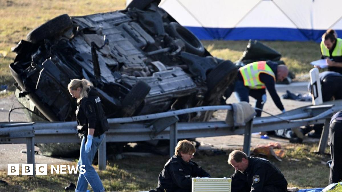 Germany migrants: Seven dead after vehicle crashes in Bavaria - BBC News