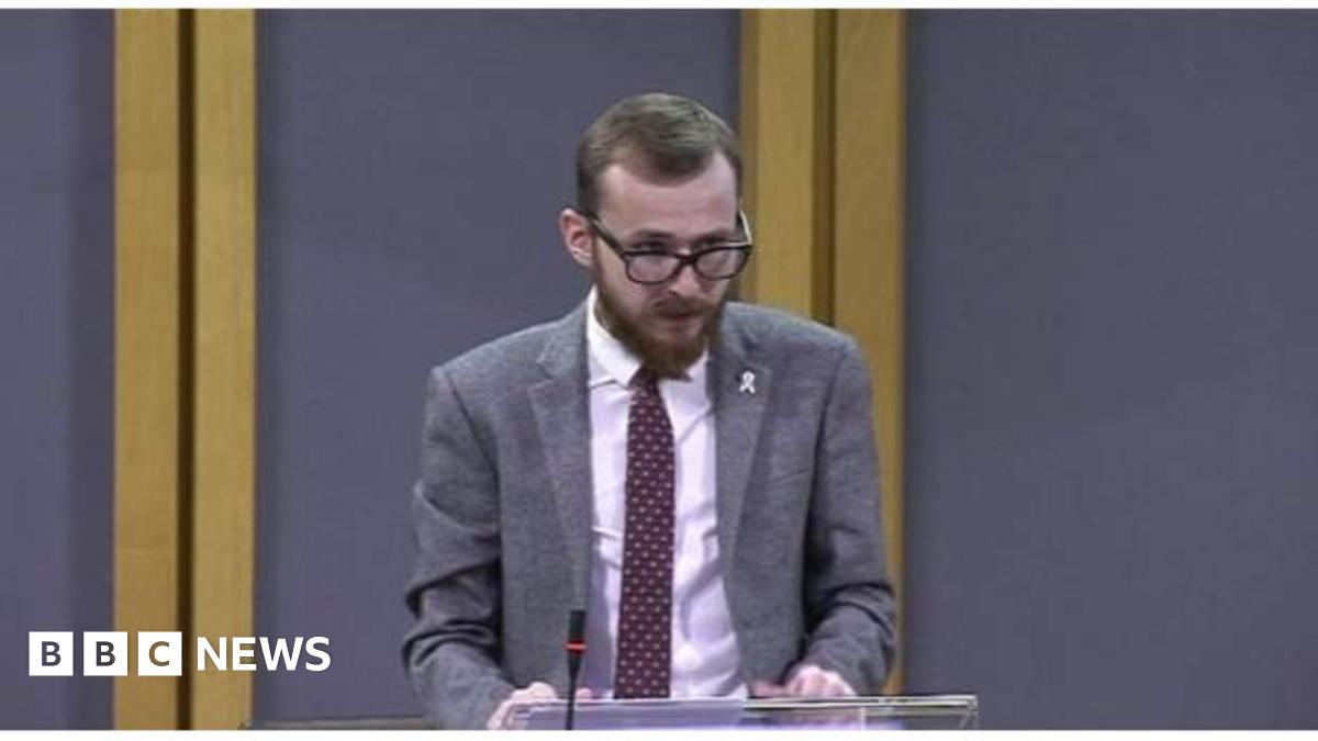 Youngest AM Jack Sargeant calls for 'a kinder politics' - BBC News