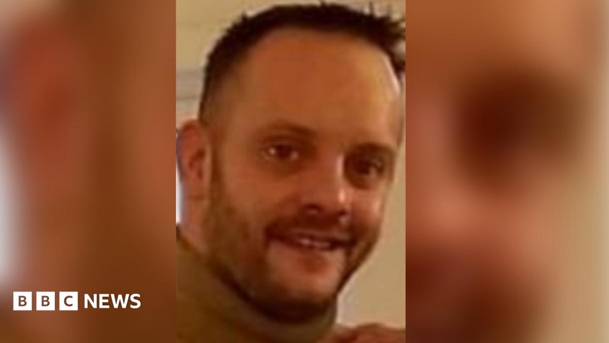 Salford murder probe: Andrew Wishart a 'doting dad' say parents - BBC News