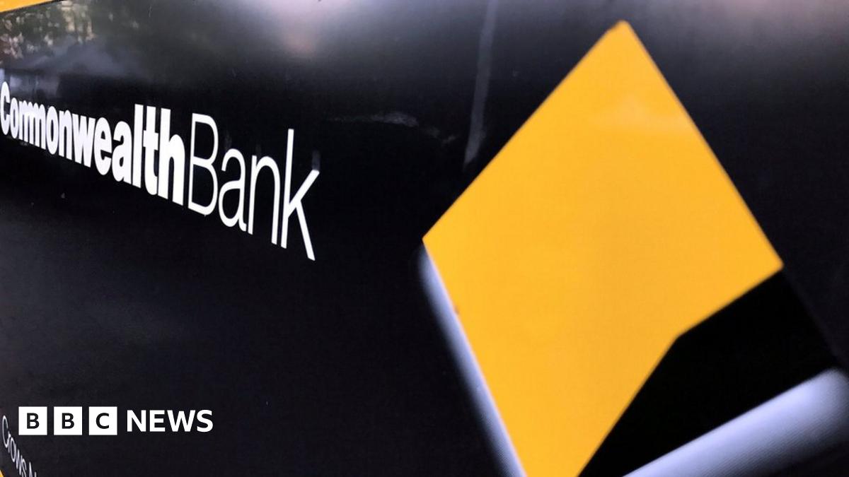 Commonwealth Bank owes compensation over advice, watchdog says - BBC News