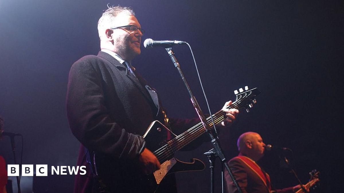 Tim Smith, singer with influential rock band Cardiacs, dies aged 59 ...