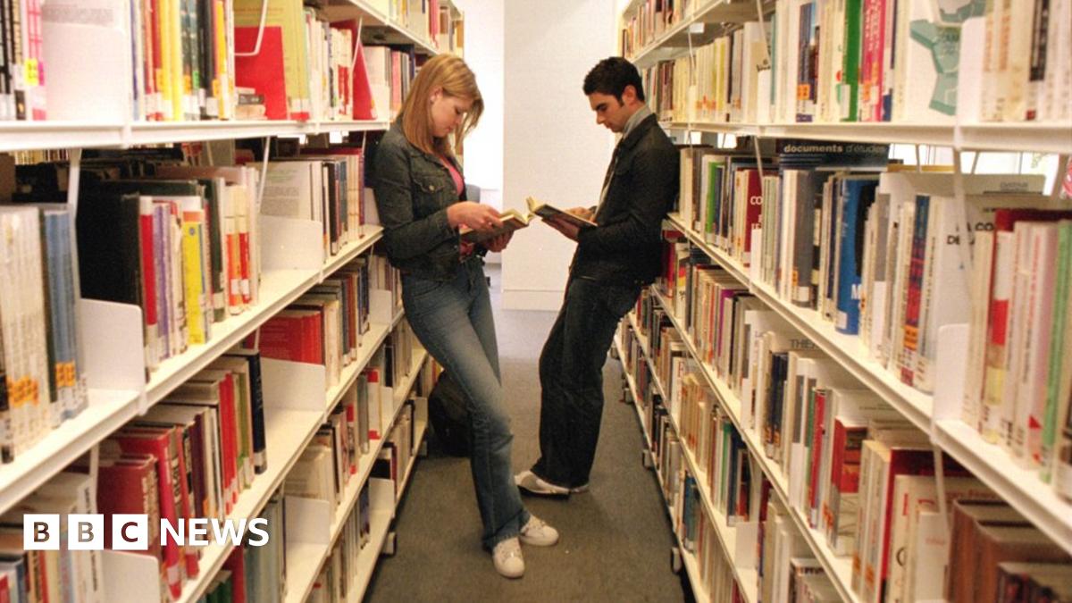 10 charts that show the effect of tuition fees - BBC News