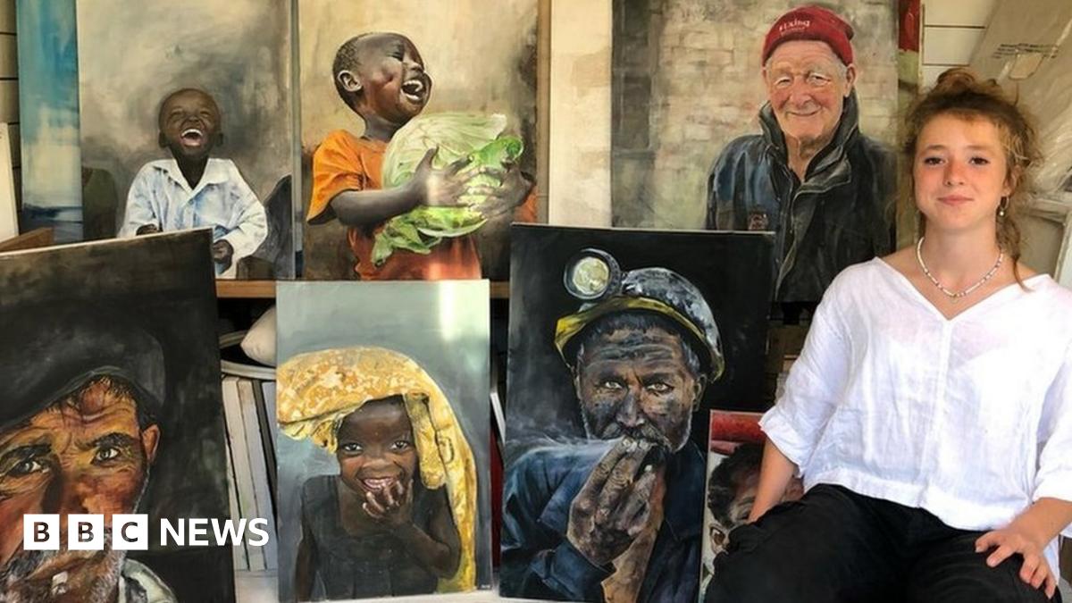 Makenzy Beard, 15, of Swansea, has solo art show in Cardiff - BBC News