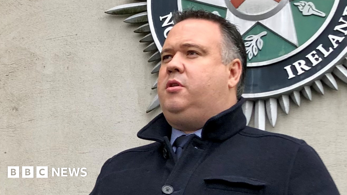 Omagh police shooting: Fifth arrest after John Caldwell attack - BBC News