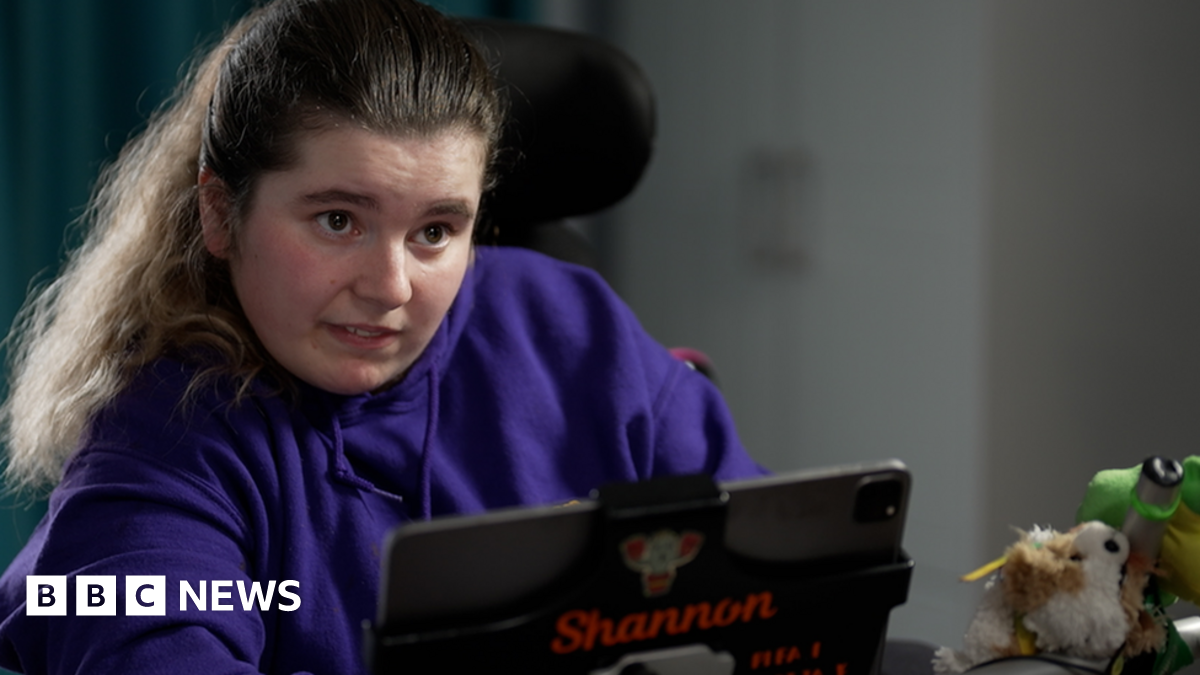 Disability: Technology used to give Welsh accents back - BBC News