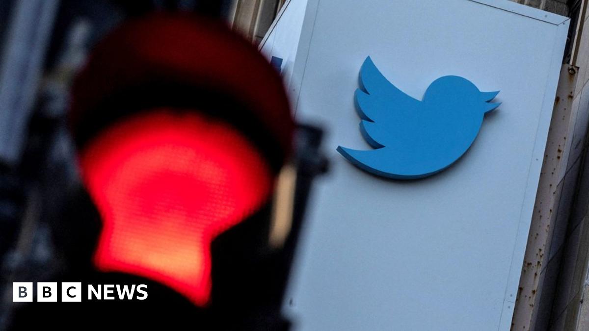 Twitter back after two-hour outage affected tweets - BBC News