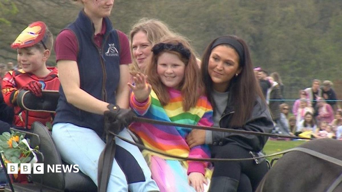 East Yorkshire unicorn parade for girl before she loses sight - BBC News