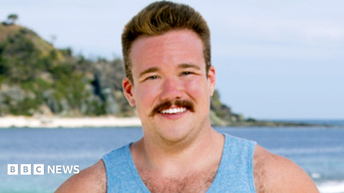 Survivor: Transgender contestant Zeke Smith outed - BBC News