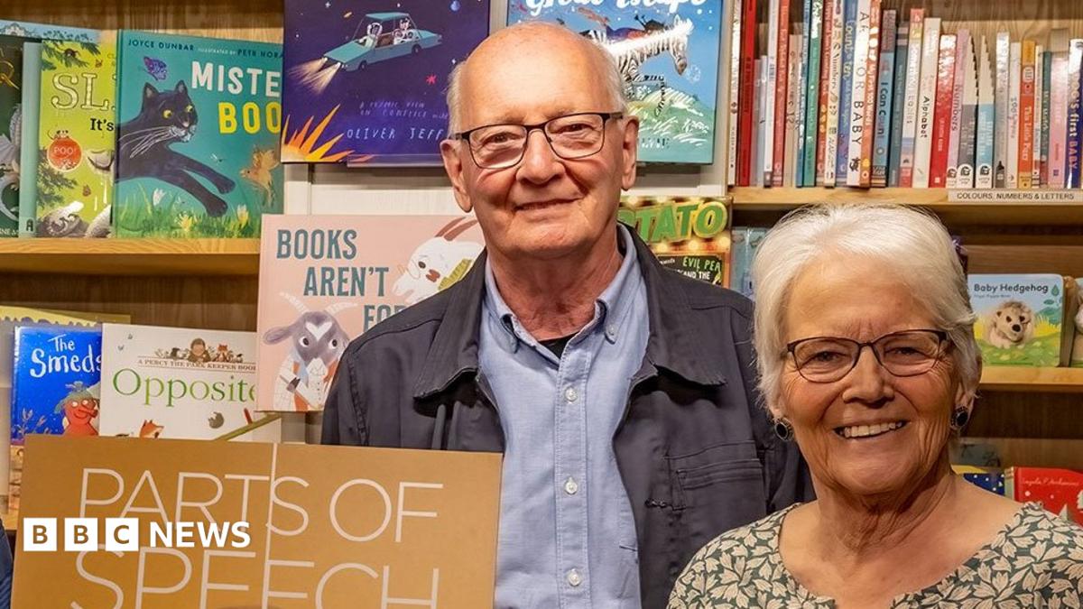 Marlborough man writes book about living with a stammer - BBC News