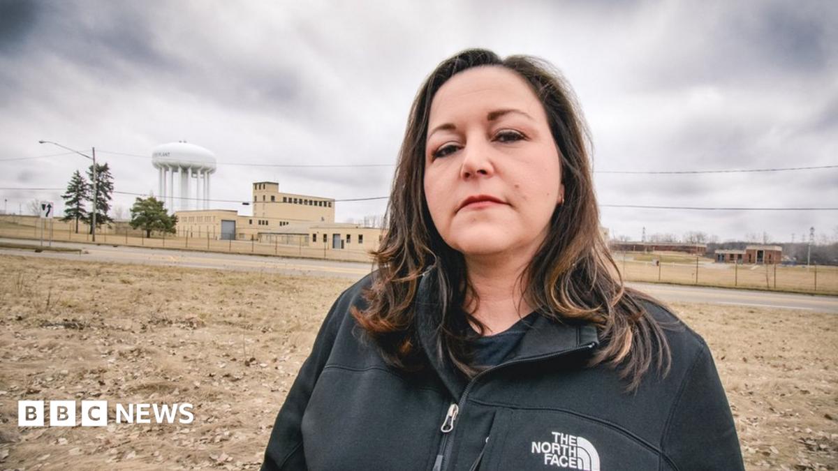 Environment prize goes to Flint water activist - BBC News
