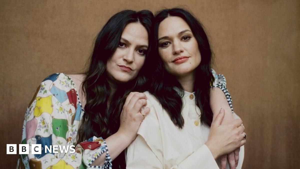 The Staves: 'The pressure to feel empowered is suffocating' - BBC News