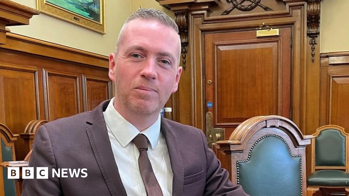 Mal O'Hara: Green Party NI leader becomes Irish senator - BBC News