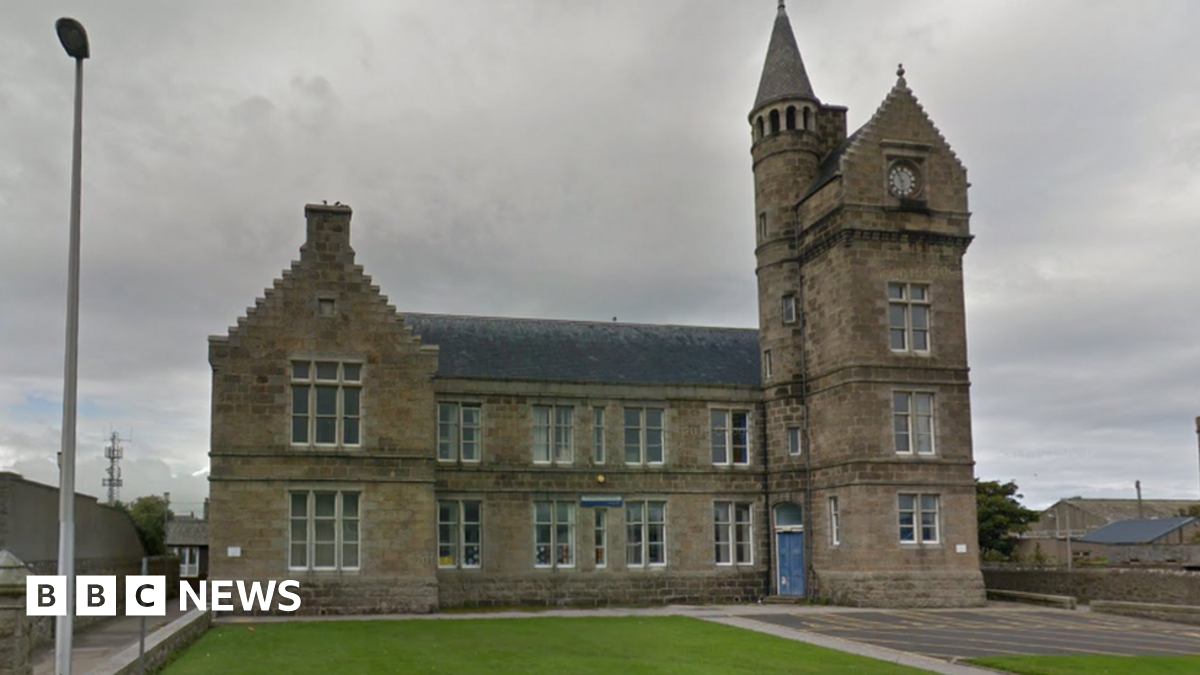 Three teenage girls charged over Fraserburgh school fire - BBC News