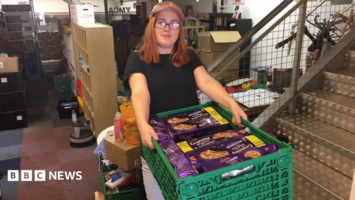 Coronavirus: Lockdown food demand in Bedford 'sky-rockets' - BBC News