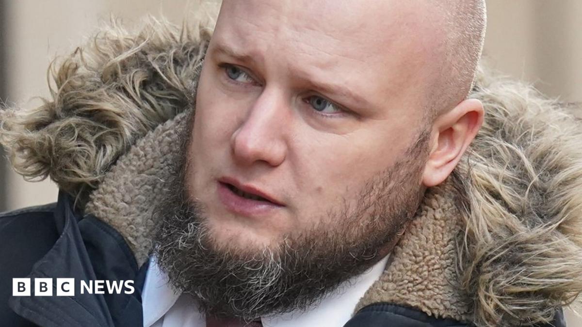 Four found guilty of jury tampering in Warwick drugs trial - BBC News