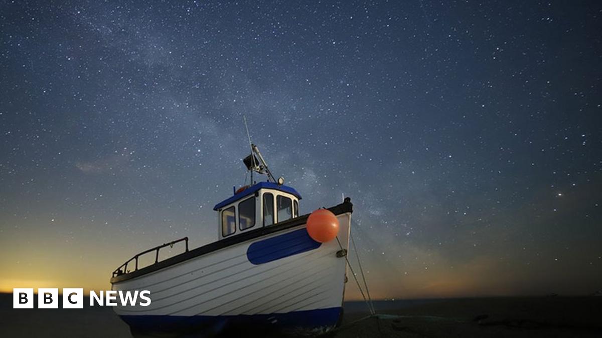 Winning photographers capture Britain's maritime heritage - BBC News