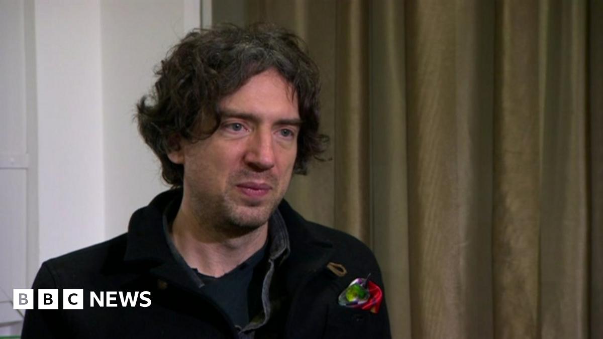Gary Lightbody receives special music award at Belfast event - BBC News