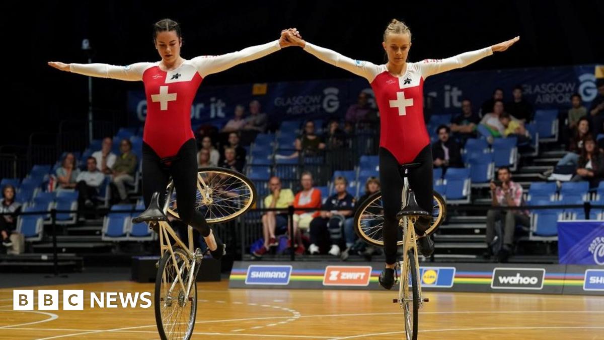 UCI Cycling World Championships: Gymnastics on bikes and football on two wheels - BBC News