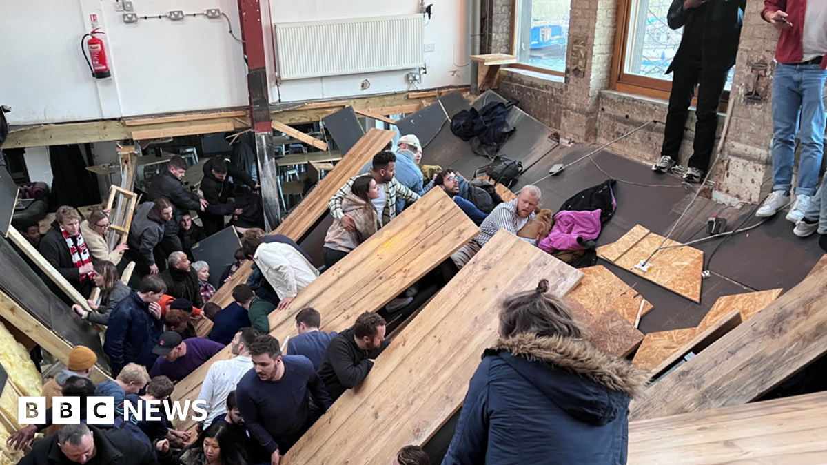 Hackney Wick bar floor collapse: Thirteen people injured - BBC News