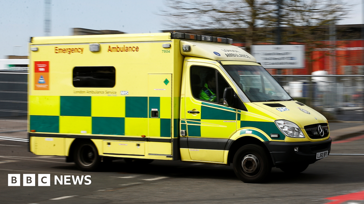 Long-serving paramedic dies with coronavirus - BBC News