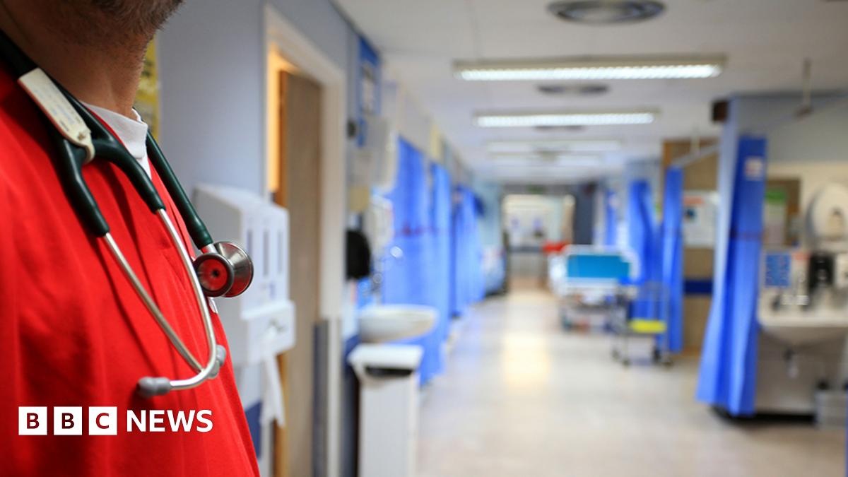 Leeds mother's call for more eating disorder hospital places - BBC News