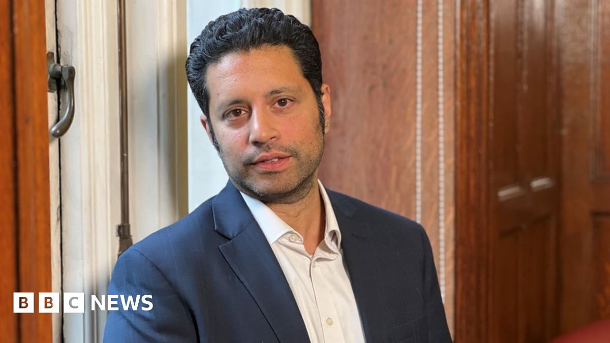 Serious concern over universities, says free speech boss - BBC News