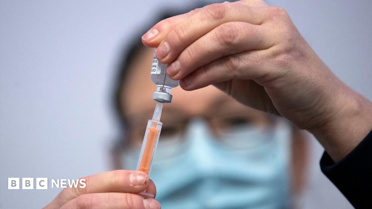 Covid in Scotland: People with health issues to be offered vaccine ...