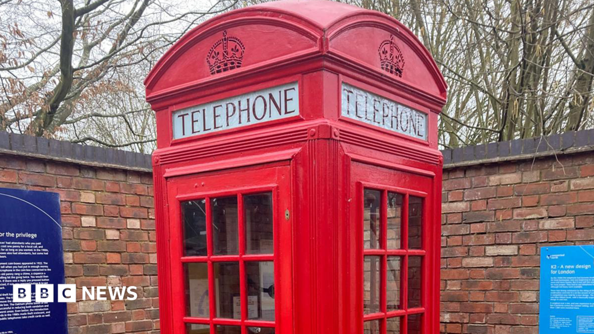 Bromsgrove museum celebrates red phone boxes in their 100th year - BBC News