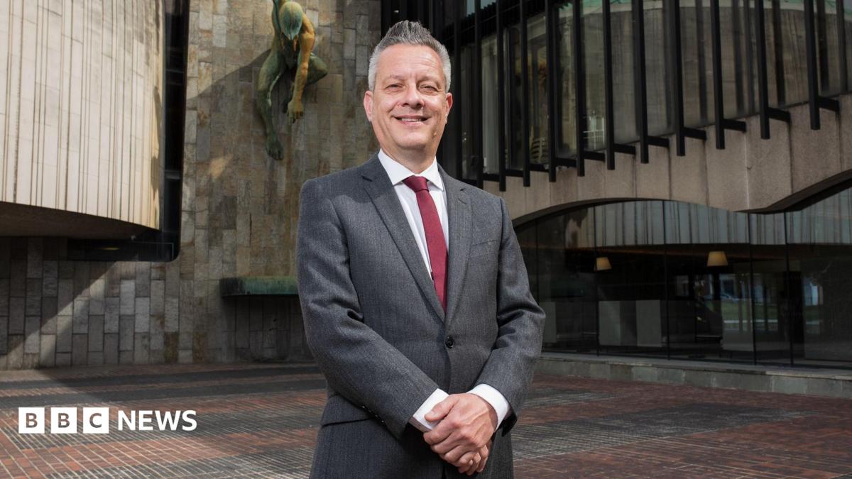 Newcastle council investigation into ex-leader bullying complaint - BBC ...