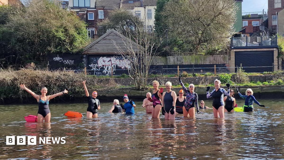 Norwich swimming group calls for river pollution checks - BBC News