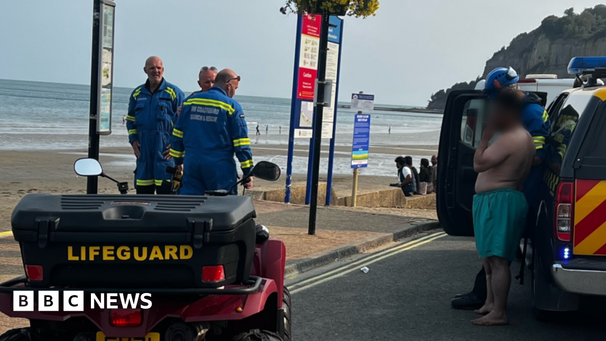 Shanklin: Man blown two miles out to sea on inflatable - BBC News