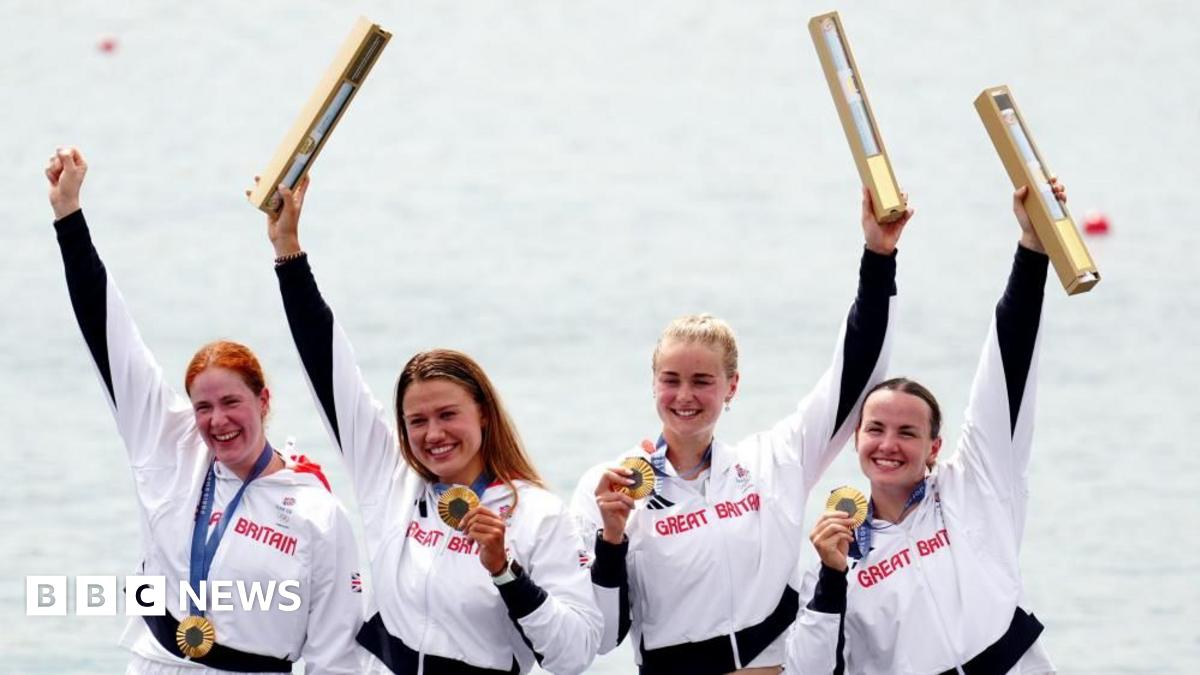 Woman who started rowing at University of Northampton wins gold - BBC News