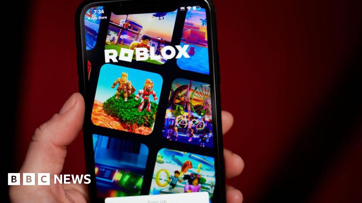 Roblox: Boss' online safety advice for children sparks debate - BBC News