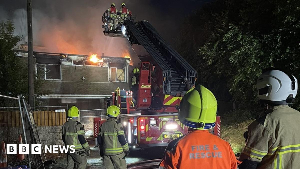 Sheffield fire crews fight blaze at former care home - BBC News