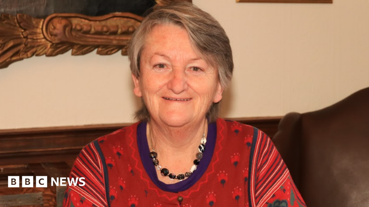 Harwich's first female high steward to be appointed at ceremony - BBC News