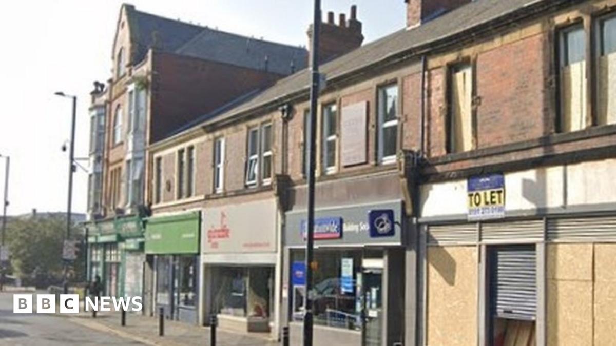 Wallsend Nationwide: Two men charged after gun robbery - BBC News
