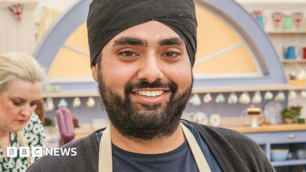 Bake Off Rav: Homophobic letter used my faith to 'tear me down' - BBC News