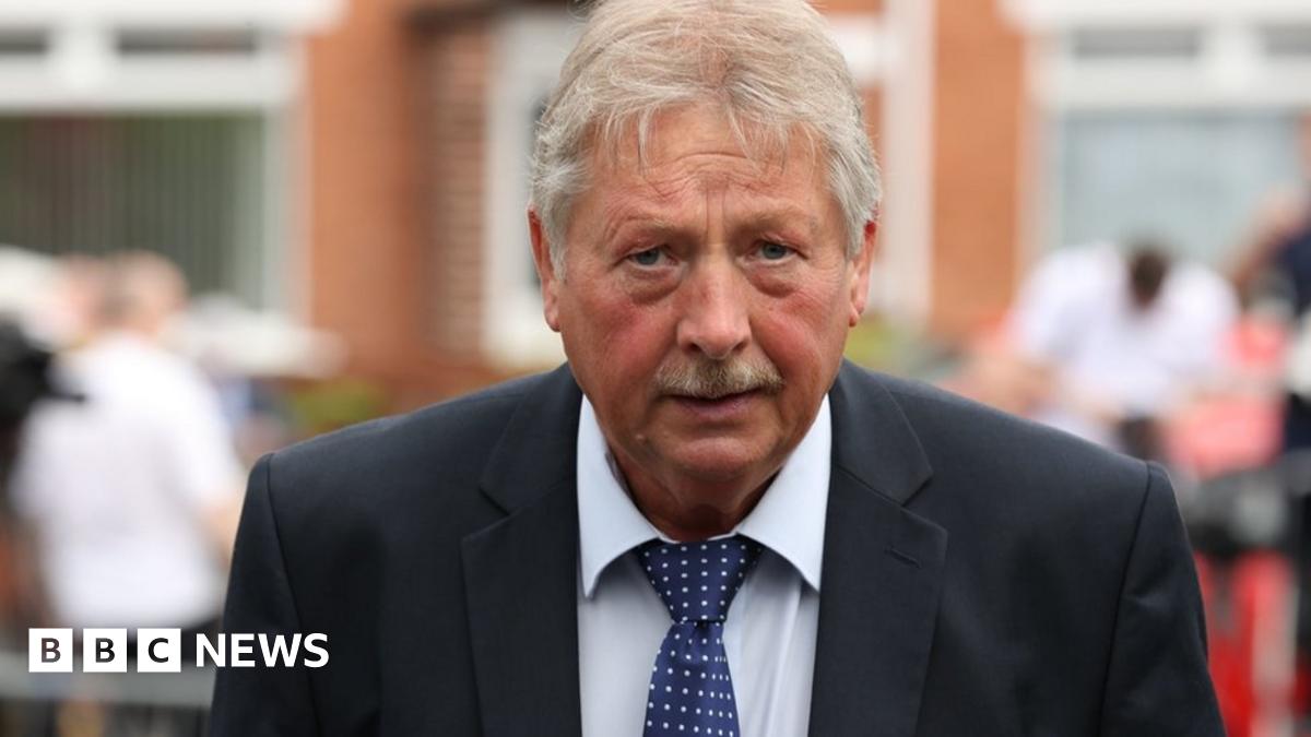Sammy Wilson: MP quits as DUP chief whip at Westminster - BBC News