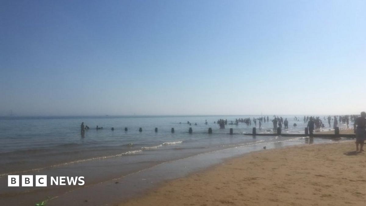 Frinton beach incident: Police advice to avoid the sea - BBC News