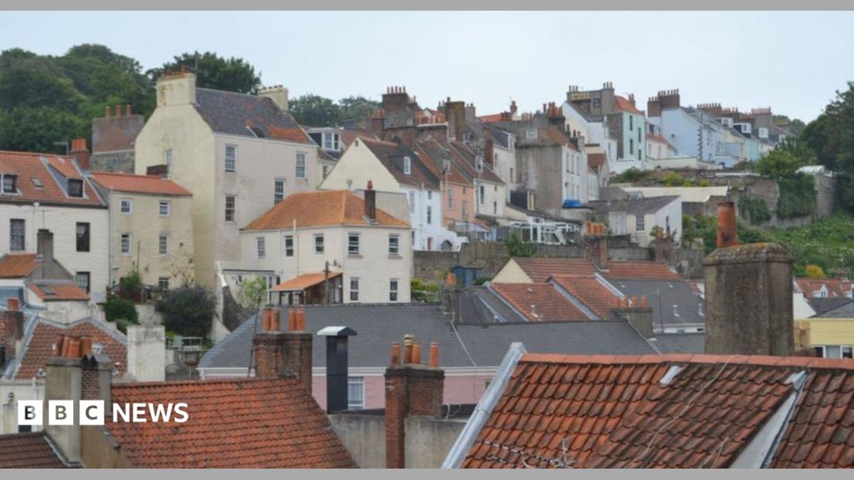 Guernsey inflation rate drops after highest peak since 1991 - BBC News