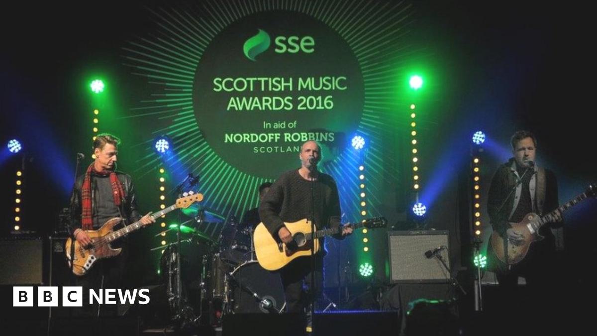 Travis honoured for music contribution at Scottish awards ceremony ...