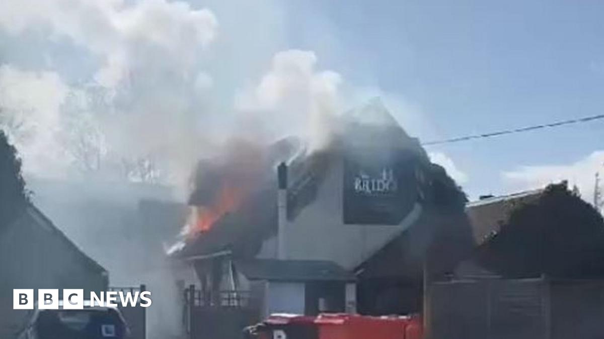 Sherston fire destroys roof of Indian restaurant - BBC News