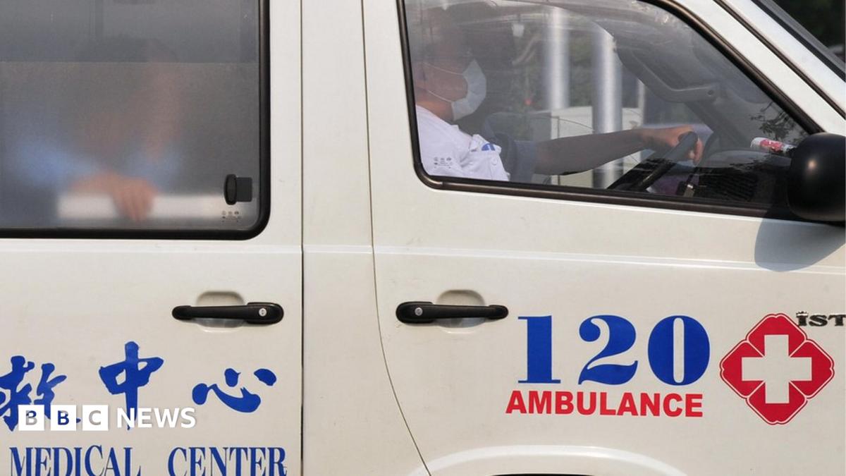 Beijing ambulances to get taxi-style meters - BBC News