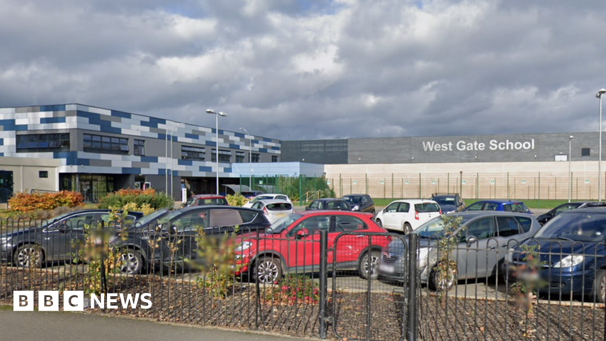 Unions fighting academisation of Leicester SEN school - BBC News