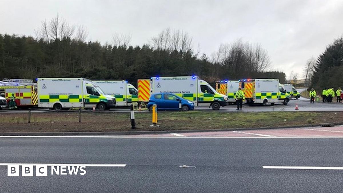 Man dies in A90 crash between bus and van - BBC News