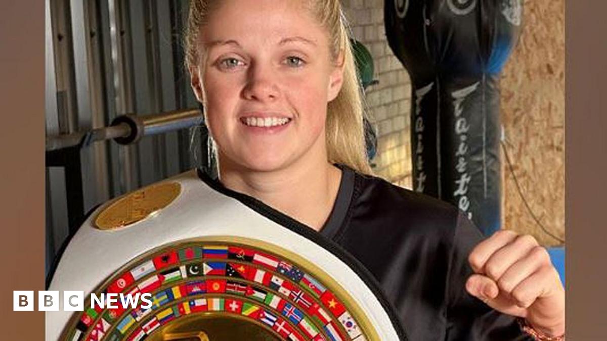 Bury St Edmunds' kickboxer defends world title to win again - BBC News