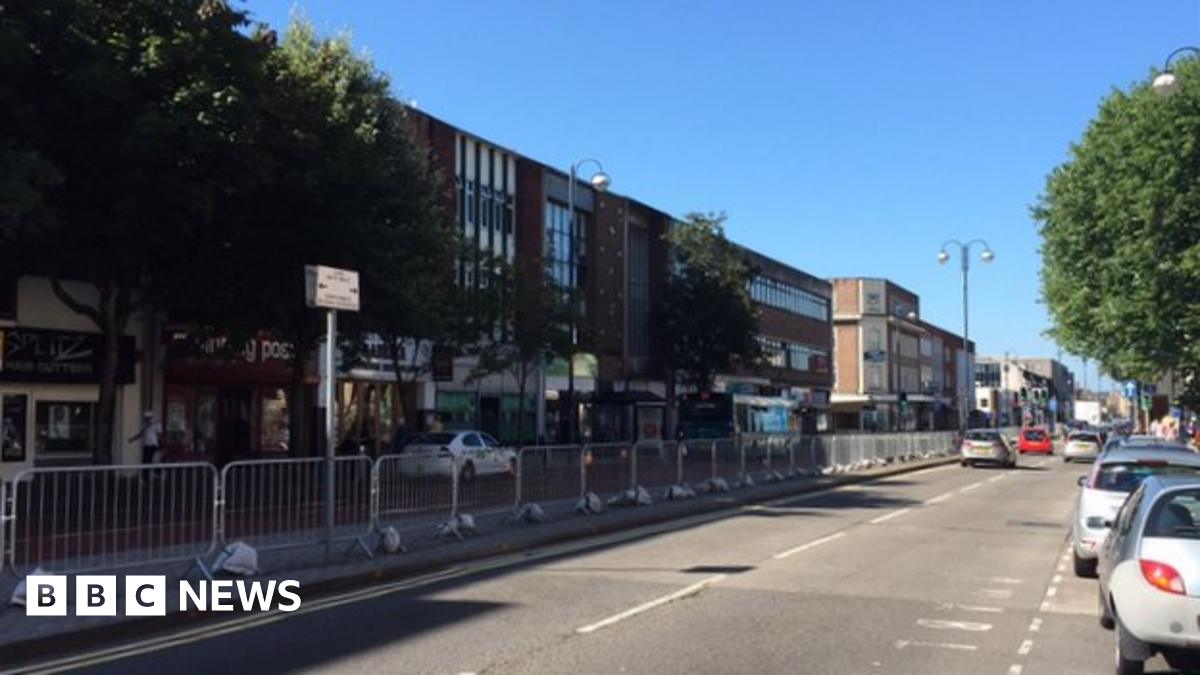 Swansea's Kingsway one-way system date set - BBC News