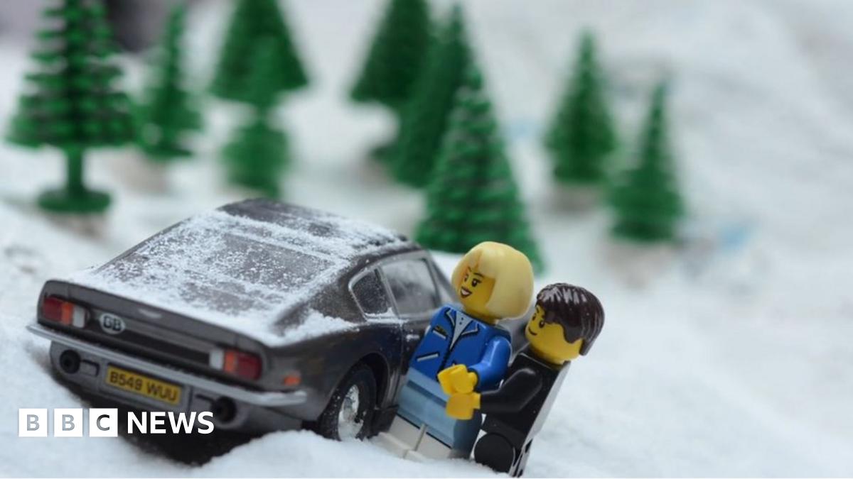 Lockdown Lego: The enthusiasts building mini masterpieces - BBC News