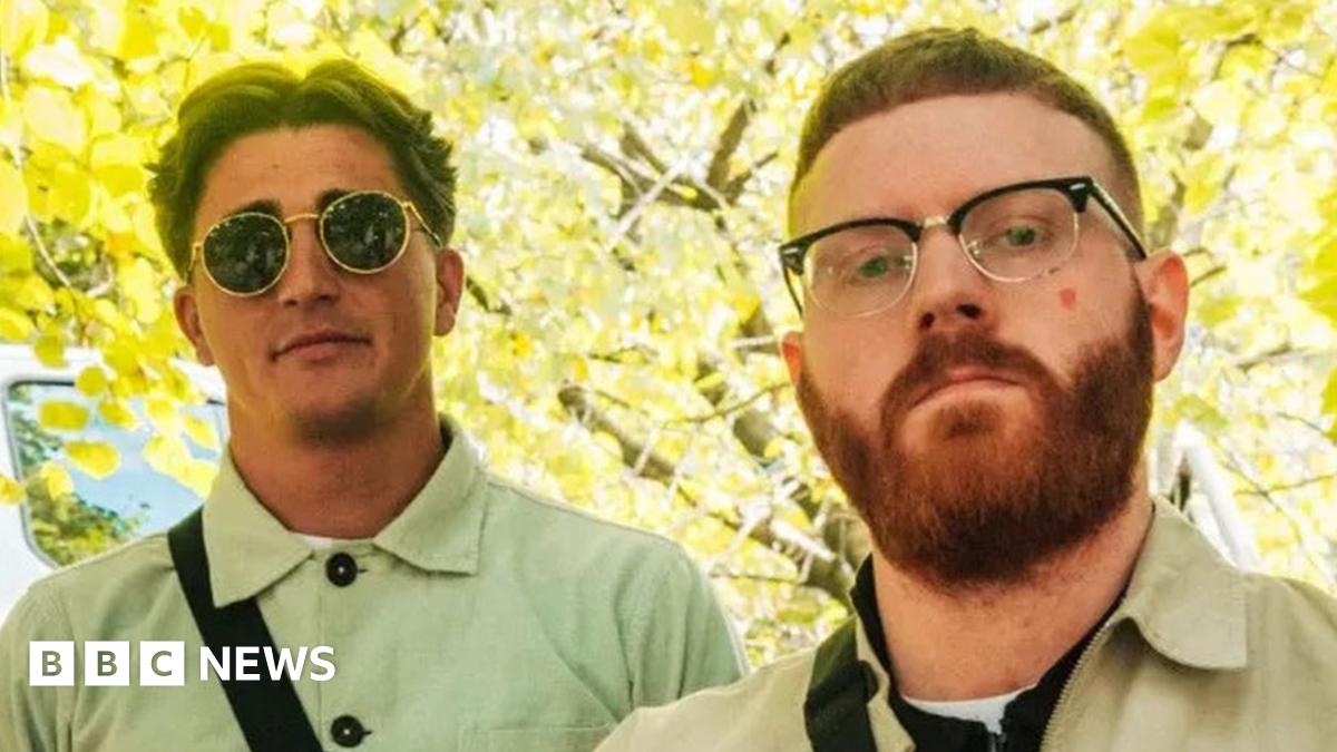 Scottish acts top singles and album charts - BBC News