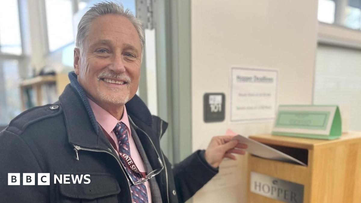 US politician Jeff Wilson arrested on Hong Kong gun charge - BBC News